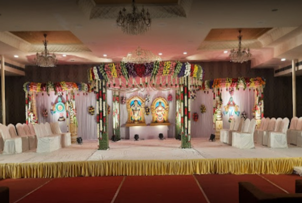 Le Palais Royal And Crown Villa Gardens | Banquet Hall of Le Palais ...